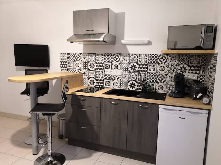 Studio Neuf Sur Cour Intérieure  ( Palmier ) - Châteauroux