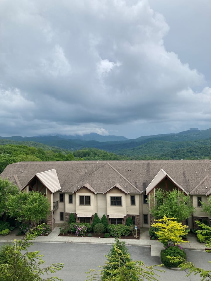 View Of Grandfather Mountain - Banner Elk