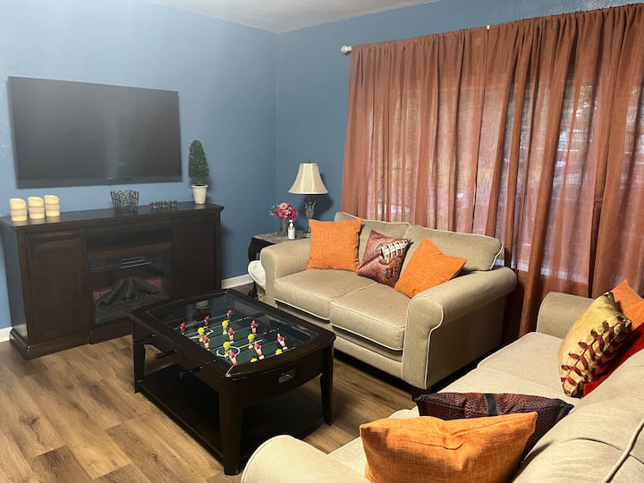 Sleep And Play Near Downtown - Lakeland, FL