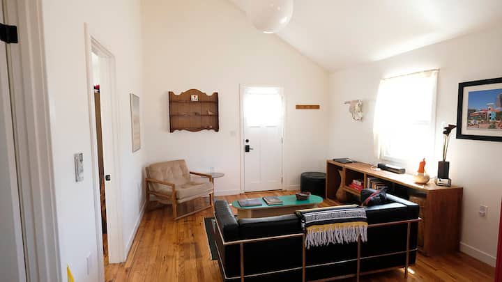 The Corner House: A Clean, Stylish House With View - Truth or Consequences, NM