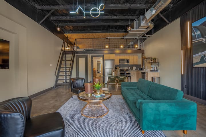 Maltby Motors 2 - Picture Perfect Og Loft Near Hou - Houston, TX
