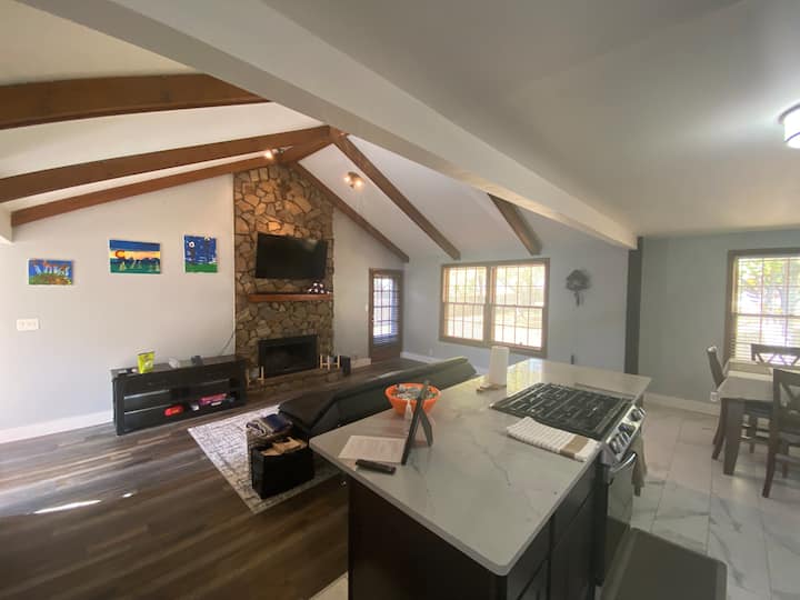 Cabin Style Home W/2 Bedrooms,kitchen, Living Room - Mt. Juliet, TN
