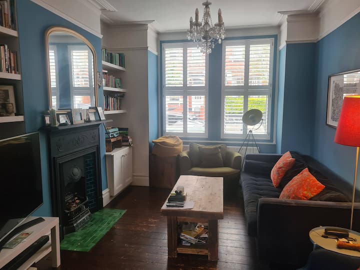 Family Home In Great Location - London