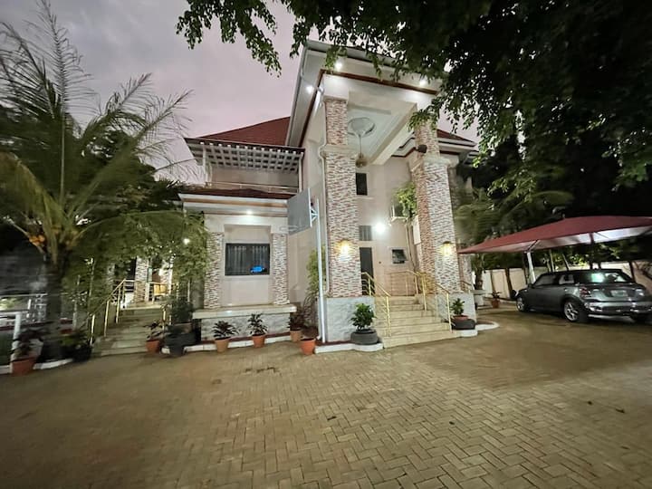 Entire 5-bedroom Villa With Swimming Pool - Abuja