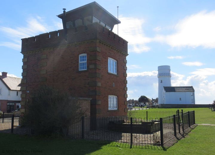 Historic Coastguard Lookout With Sea Views - Hunstanton