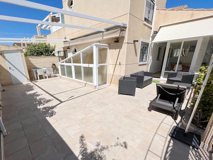 Situation Centrale Et Calme, Barbecue Et Piscine - Torrevieja