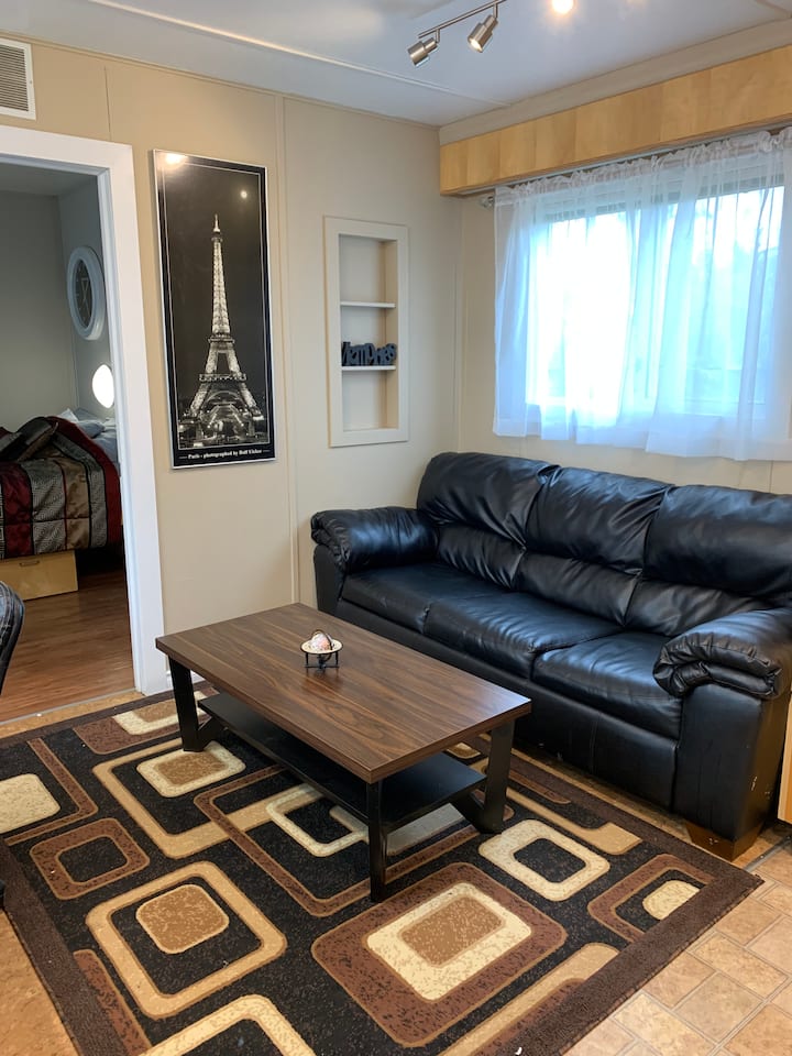 #6 - Comfy 1 Bedroom - Dawson Creek