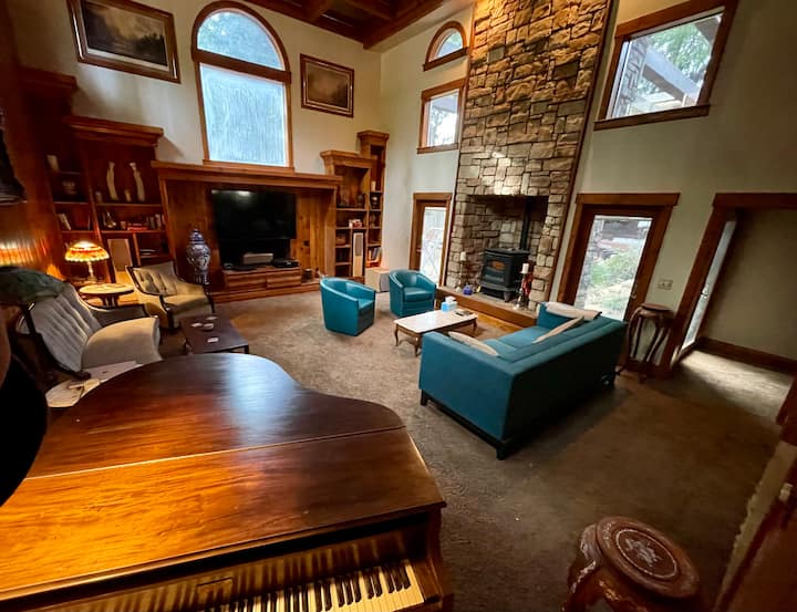 Private Patio Room In Shared Forest Home By Lodge - Foresthill, CA