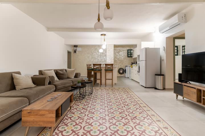 Two Bedroom  Apartment In The German Colony - 이스라엘