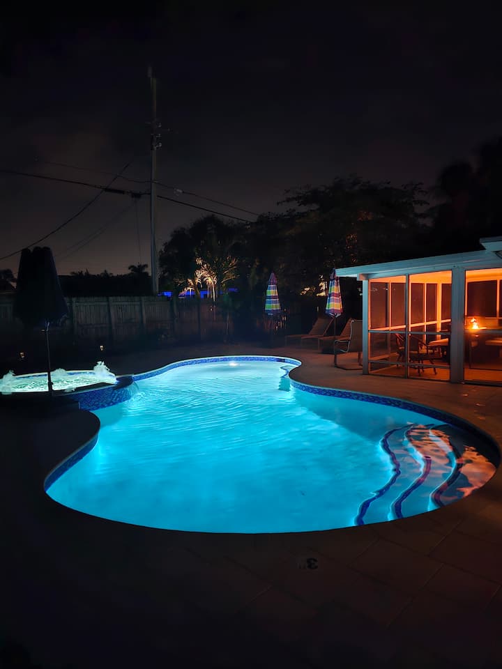 Pool & Spa Steps To Beach Great Food & Shopping - Boca Raton, FL