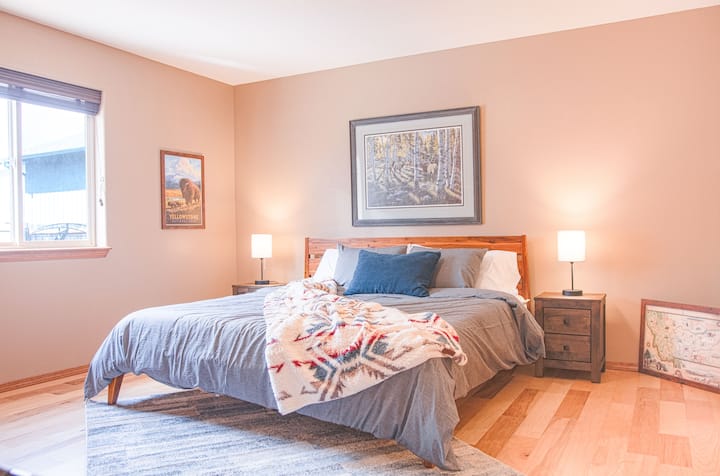 National Park Stay: Hot Tub & Game Room - Idaho
