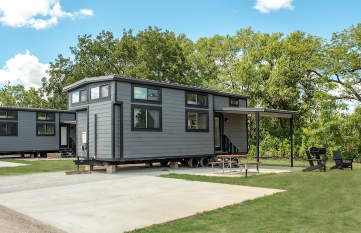 Tiny Home 6 Miles From Magnolia - Waco, TX