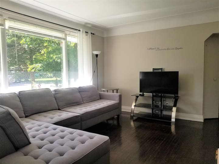 Cozy Cottage In The City - Hamilton