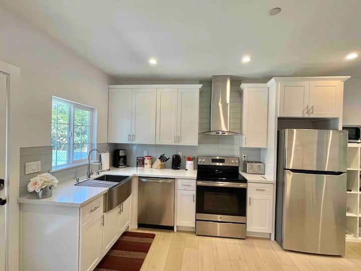 2381a New Modern 4b3b Stanford Meta - Redwood City, CA