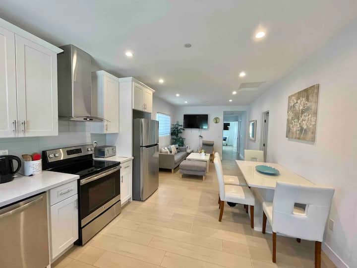 2381 Newly Remodeled 5b4b House Stanford/ Meta - Redwood City, CA