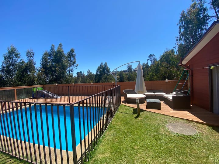 Estupenda Casa Con Piscina Privada Y Quincho - Tomé
