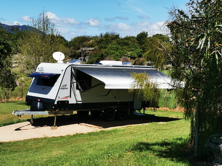 Self Contained Caravan In Private Garden. - Tākaka