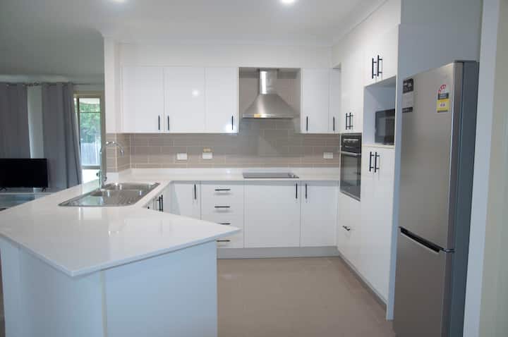 Cheerful 4 Bedroom House In Upper Coomera - Gold Coast