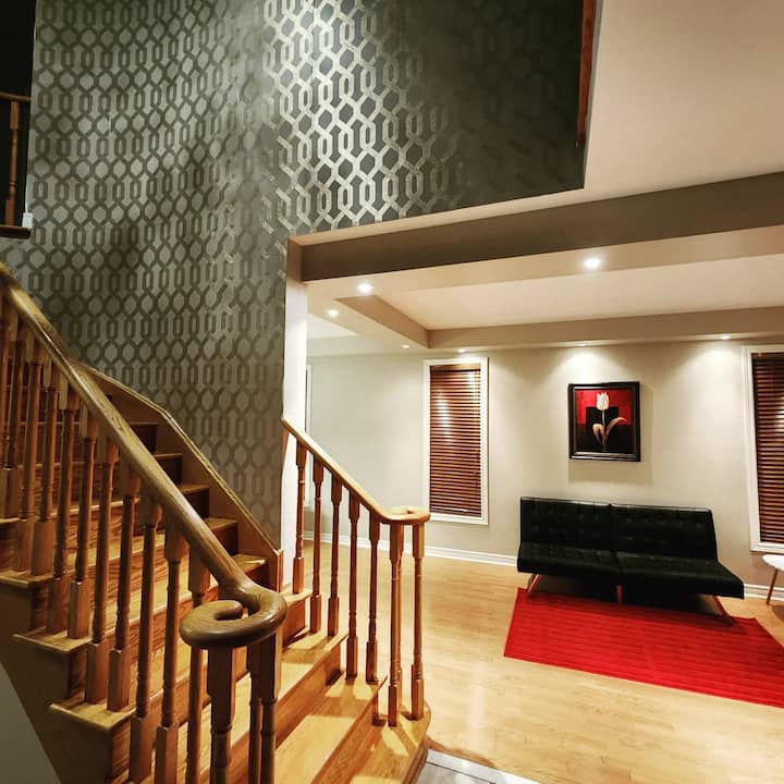Massive 5 Bedroom House - Milton
