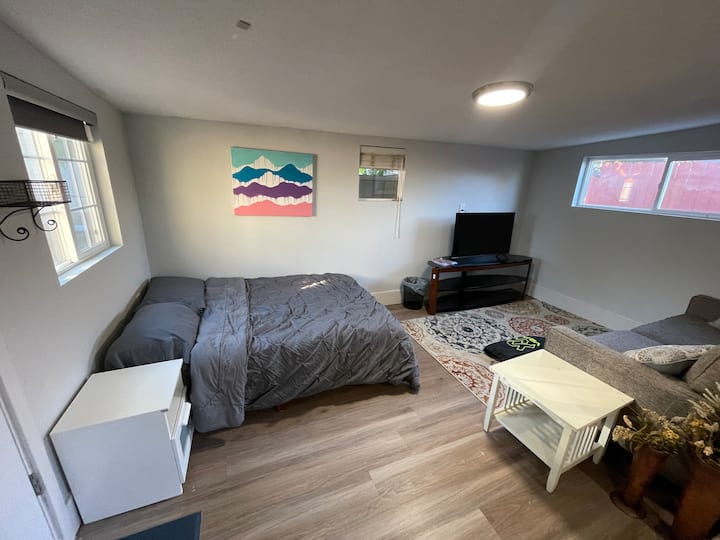 Bright And Colorful Westwood Studio - Englewood, CO