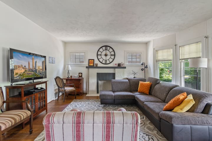Trendy Area 1st Floor Nr Cle Clinic & Univ Circle - Shaker Heights, OH