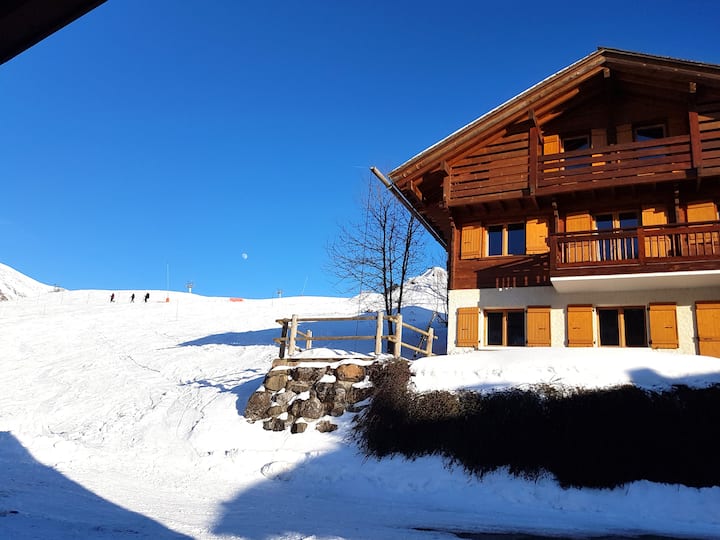 Vrijstaand Chalet, Met Directe Toegang Tot De Skipiste - Le Grand-Bornand