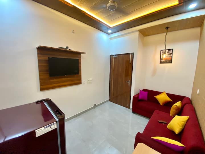 Modern 1bhk | Gazebo | Smart Tv | Sanitized - Jaipur