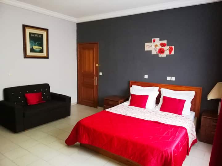 Chambre Privée Et Très Charmante-logpom - Douala