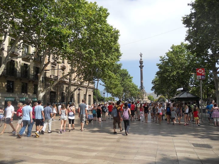 Hyper Centre + Parking Public - Barcelona
