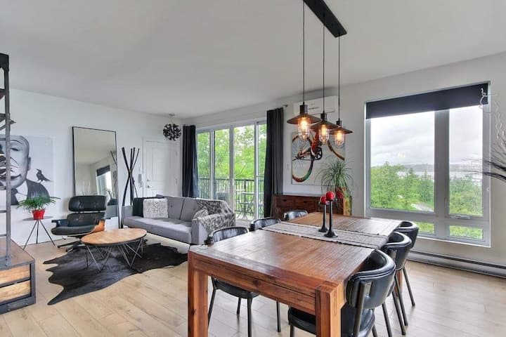 Superbe Condo Avec Vue Sur Le Fleuve St-laurent - Québec