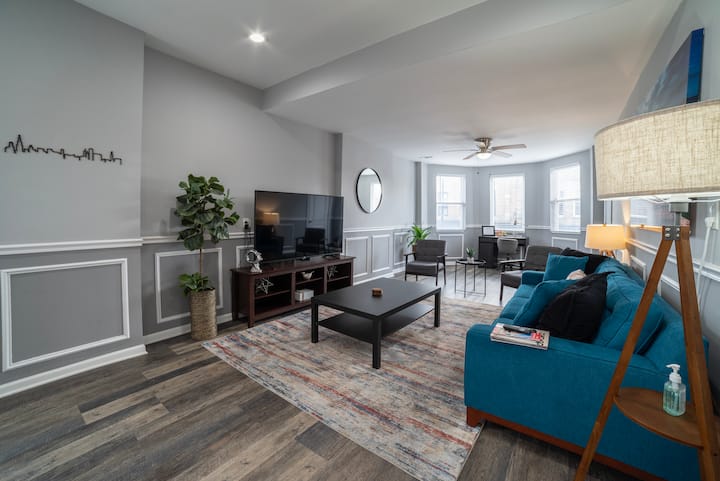 Spacious 3br In Pilsen-freeparking-2 Min Pink Line - Chicago