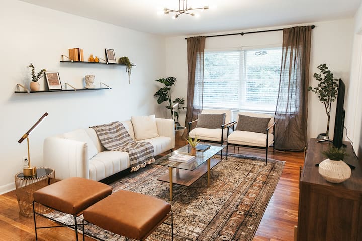 5 Mins To Uk, Downtown, & Stadium| Modern 3bd Stay - Lexington