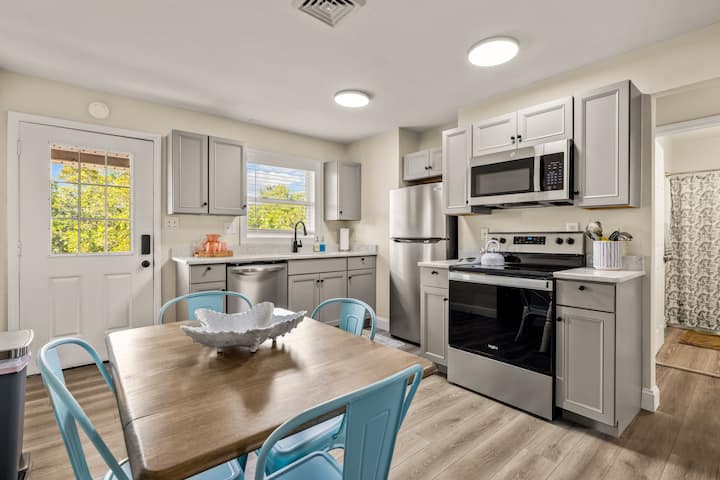 Unit 2-walk/ Bike To Beach! Bikes Included! - Kill Devil Hills, NC