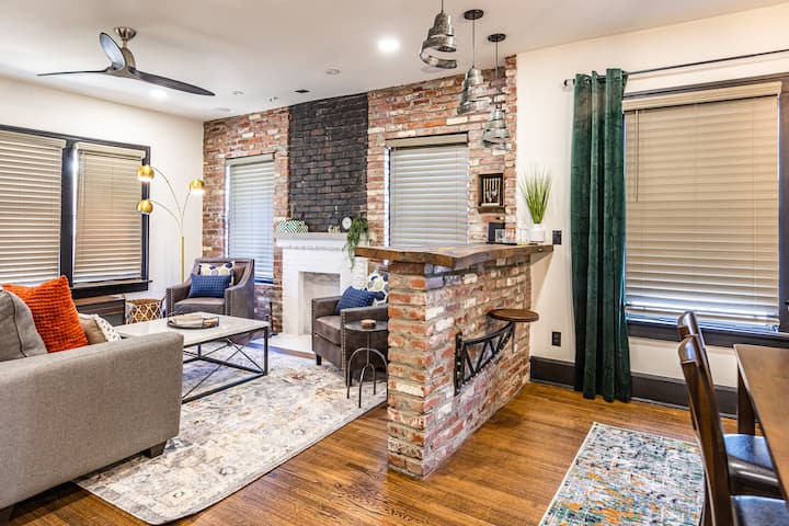 Pleasantly Plush - Quality And Comfort Downtown - Tulsa, OK