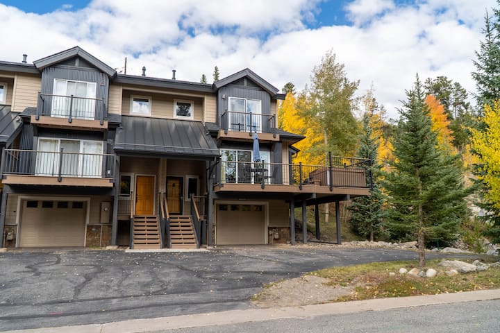 Modern Mountain Oasis In Prime Location! - Breckenridge, CO