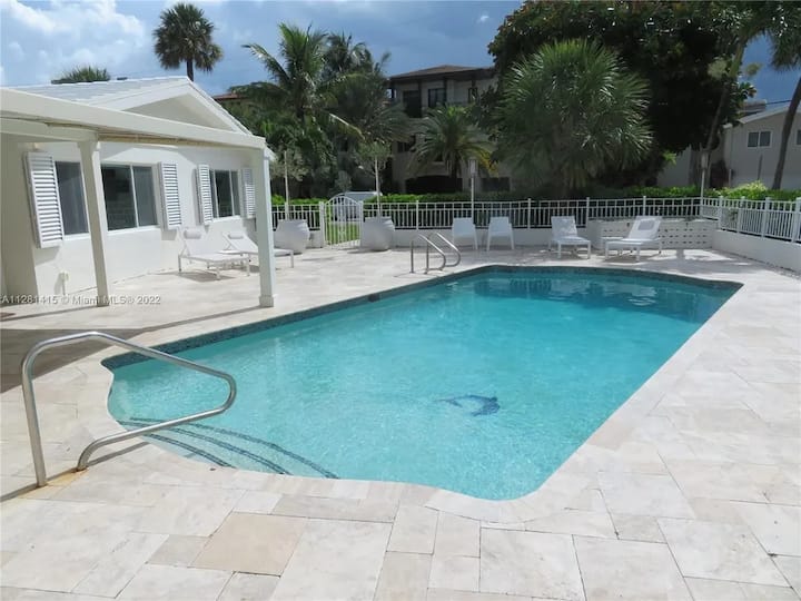 Luxury Villa With Pool & Private Beach Access - Deerfield Beach, FL