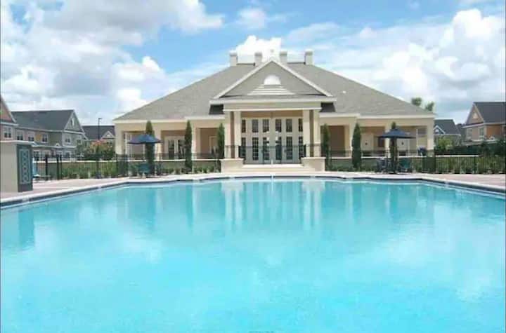 Newly Renovated 4 Bed 3 Bath Townhome Near Disney - Kissimmee, FL