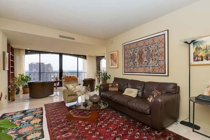 Gorgeous 1-level 1800+sq.ft Condo W/all Amenities - Minneapolis, MN