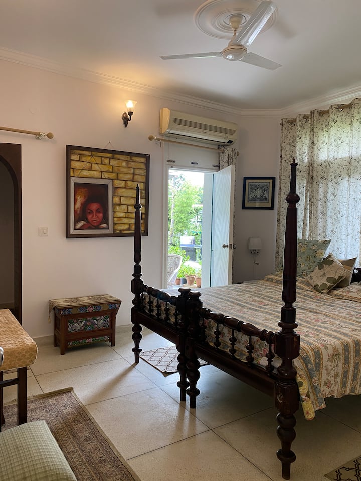 A Deluxe Room With A Garden View At Chinar Chalet - Palampur