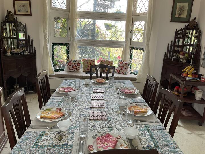 A Deluxe Room With A Garden View At Chinar Chalet - Palampur