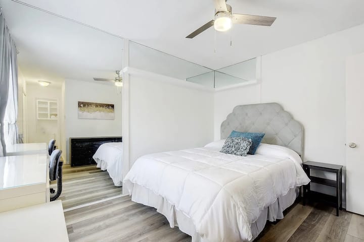 Large Modern 2 Bed/2 Bath -7 Min Dt In Central Atx - Austin, TX