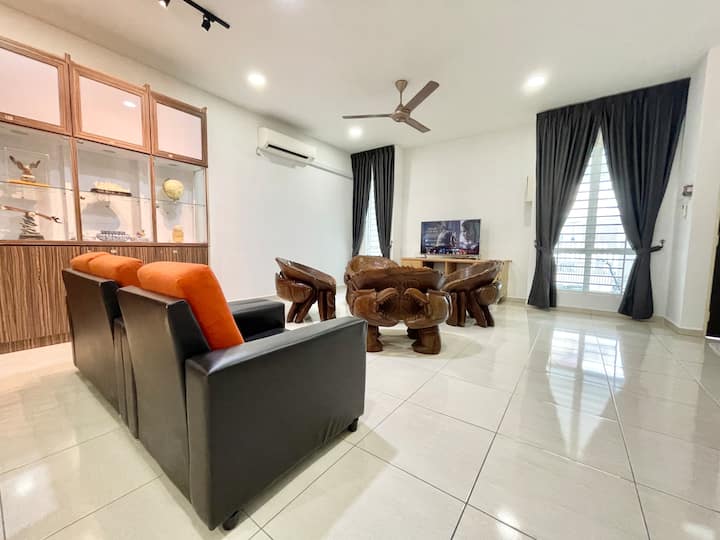 Cheerful 4br Home Ii W/ Karaoke | Netflix, 12pax - Kedah