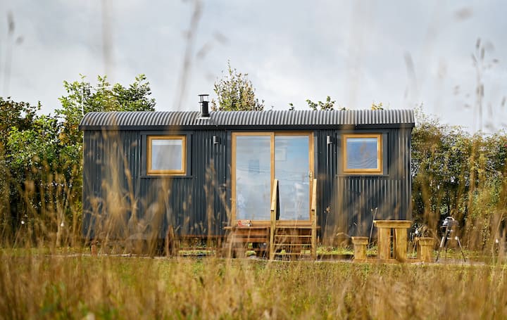 Luxurious Shepherd's Hut In The Peak District - Monyash