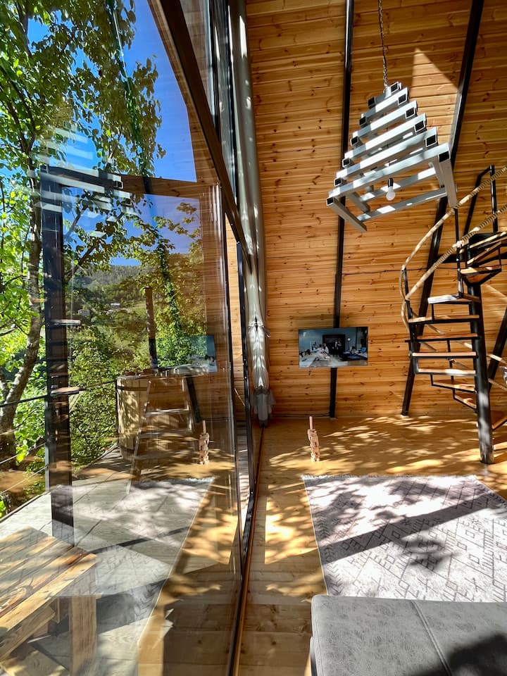 Pyrus Chalet - Georgia