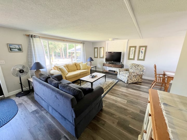 Beach House With Sandy Beach And Boat Dock - Blind Bay