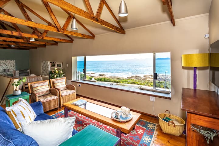 Cosy 2-bedroom Sea Front Cottage - Franskraal
