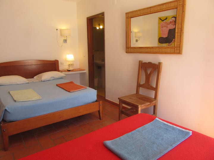 Casa-amarela - Vila Nova de Milfontes