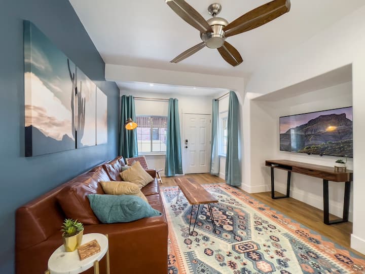 Walk To Downtown, Free Parking - Phoenix, AZ