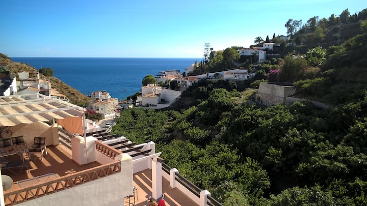Lovely 2-bedroom Apartment With Access To Pool - Almuñécar