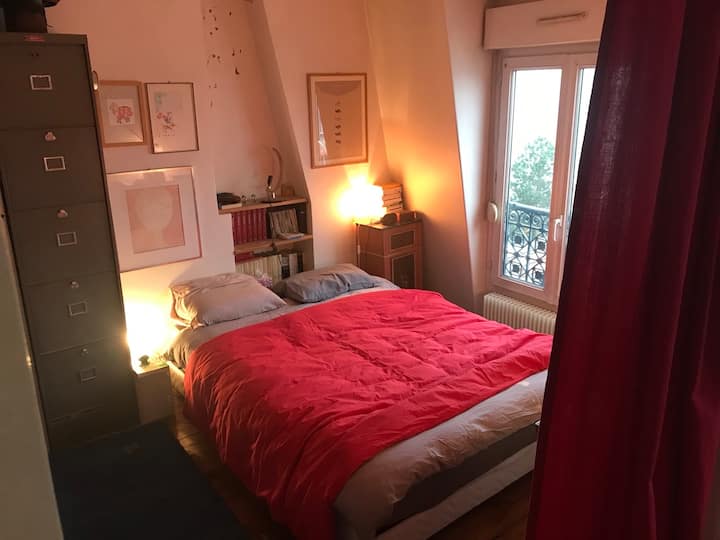 Haut De Belleville Avec Vue Sur Les Toits De Paris - Paris Gare de Lyon